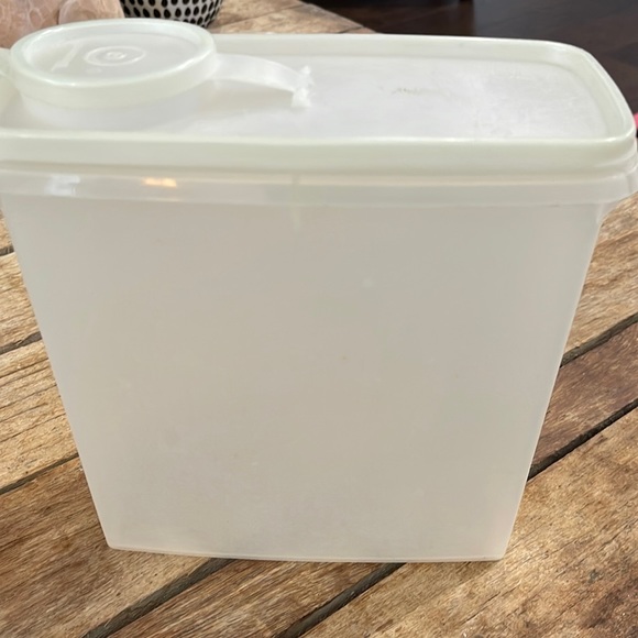Tupperware | Kitchen | Tupperware Cereal Keeper | Poshmark